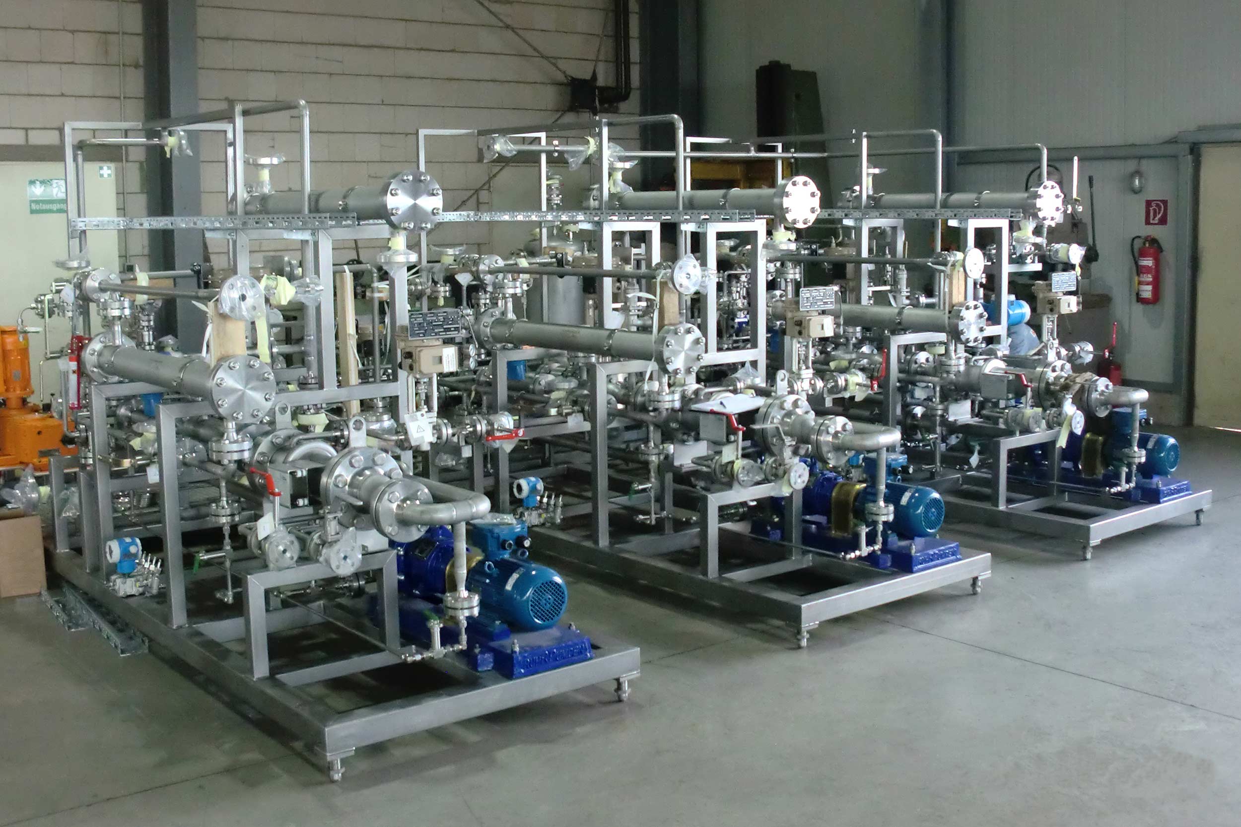 Homogeneous catalyst recovery